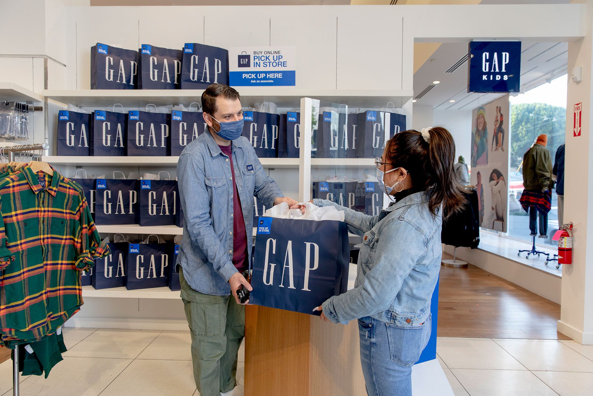 The gap bay and bloor store