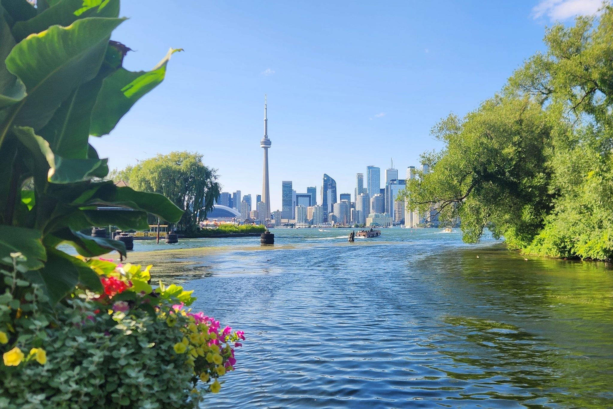 It takes longer than you'd expect to walk the Toronto Islands end-to-end It takes longer than you'd expect to walk the Toronto Islands end-to-end